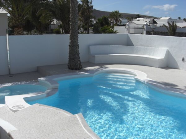 Swimming pools edging tiles - Natura Design + Build | Lanzarote Builders